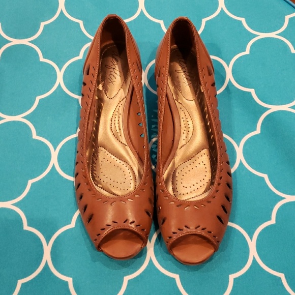 Dexflex by Dexter | Shoes | Dexflex Open Toe Wedge | Poshmark